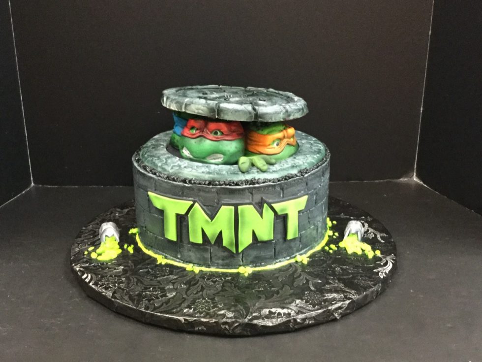 Sculpted Cake Photos - Christine's Cakes and Pastries